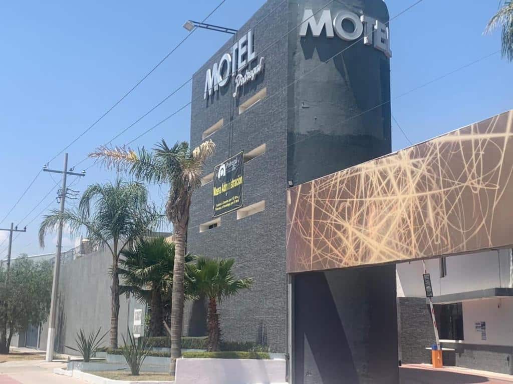 MOTEL PEDREGAL - Precios 2025 * Moteles Querétaro